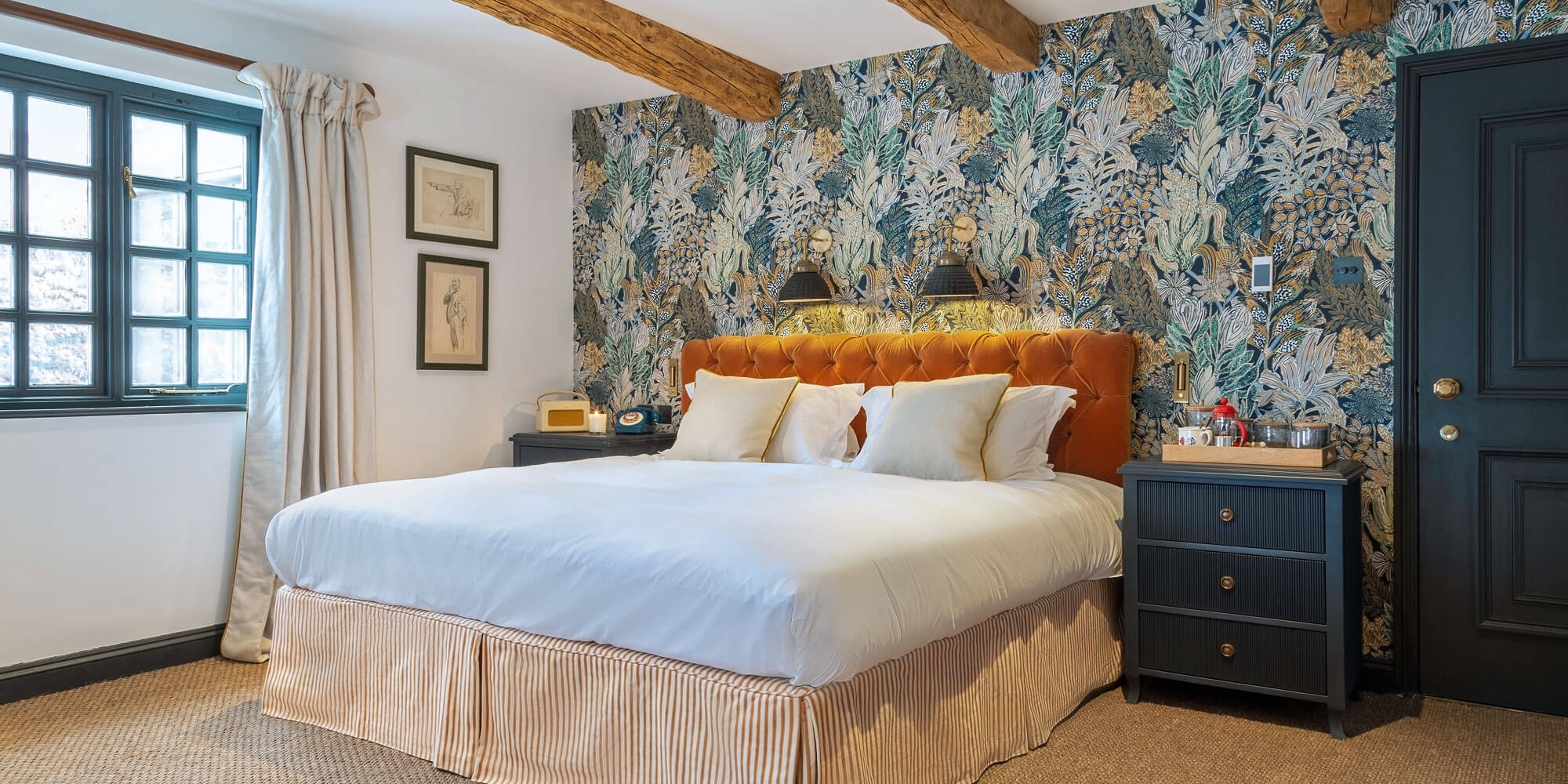 The Double Red Duke, Clanfield, Oxfordshire, UK - Explore & Book